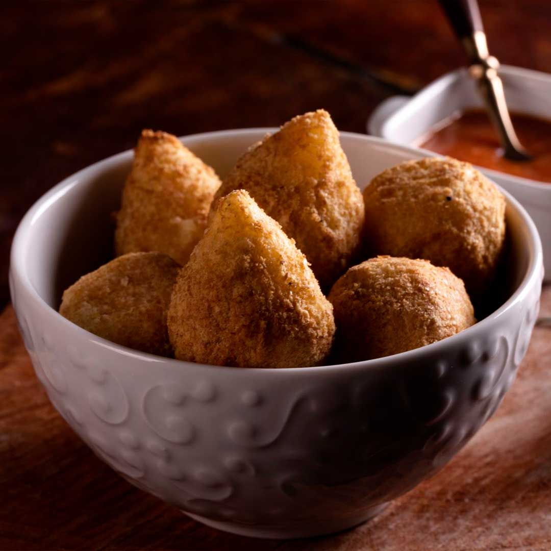 Mini Coxinha de Aipim com Frango - Chef & Nutri